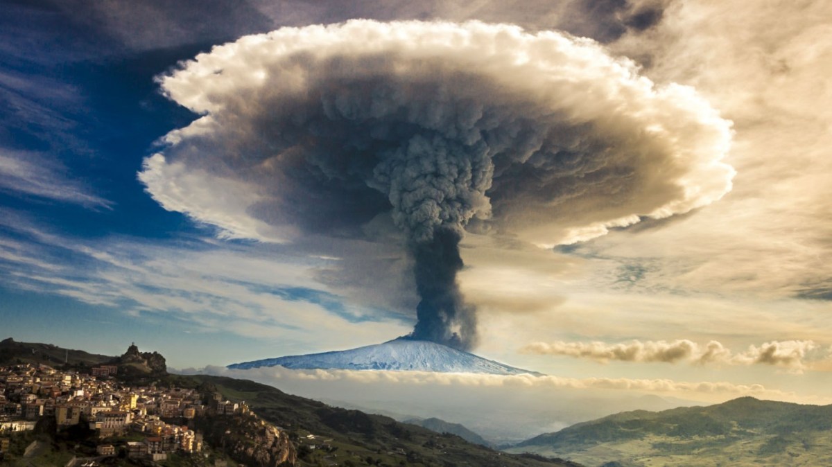 Mount Etna Blows Its Top - InsideHook