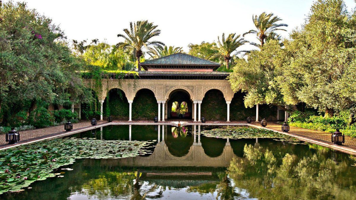 A 60,000-Square-Foot Replica of The Alhambra Is Selling for $75 Million ...