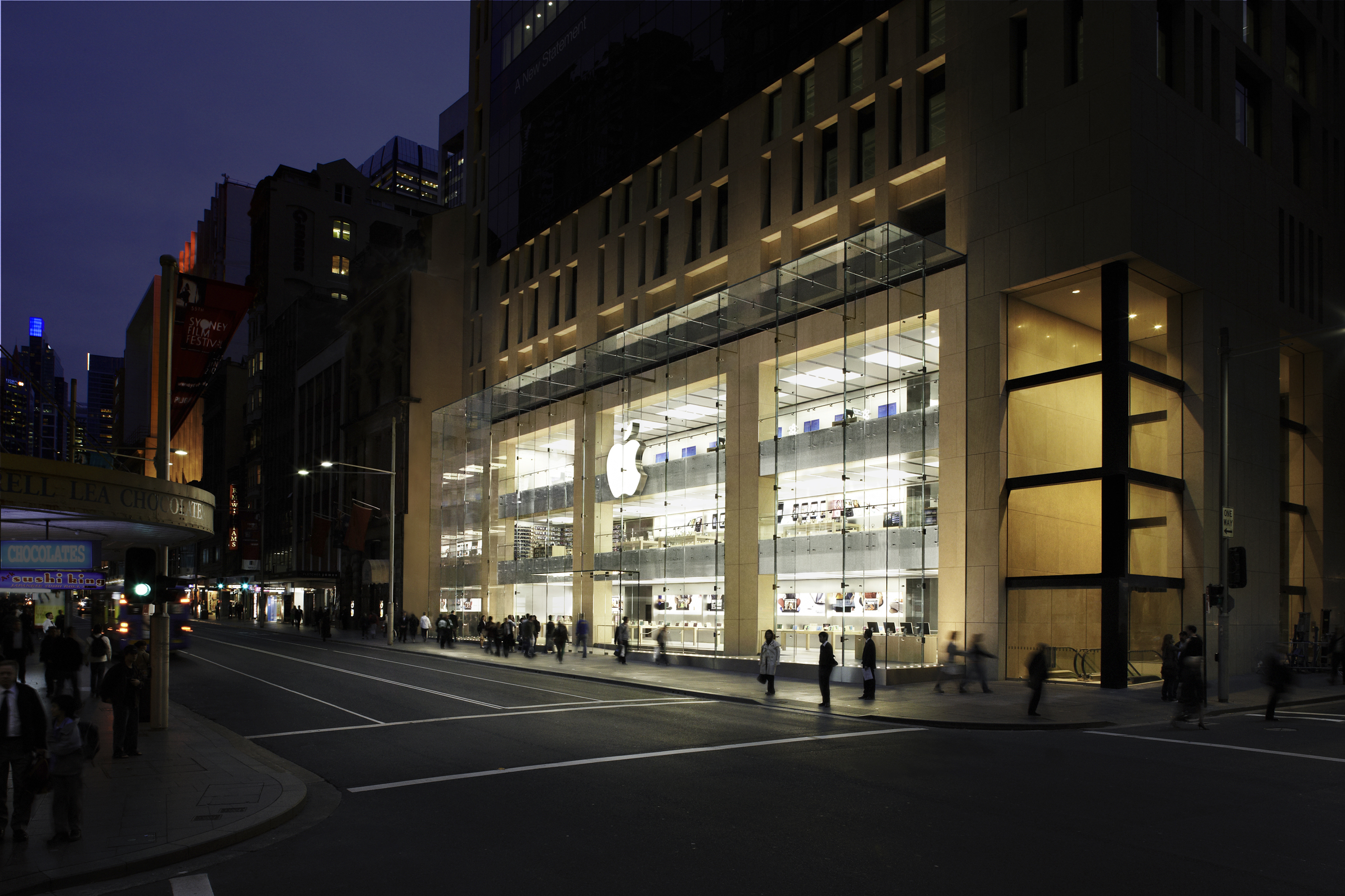 Apple Storefronts Are Beacons of Architectural Hope for Retail ...