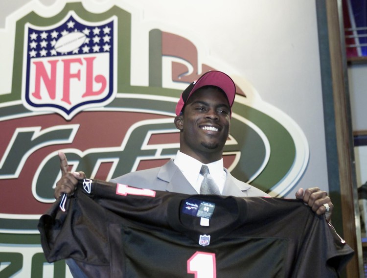 Michael Vick's Career Marred by Dog Fighting Scandal, But His Is a True ...