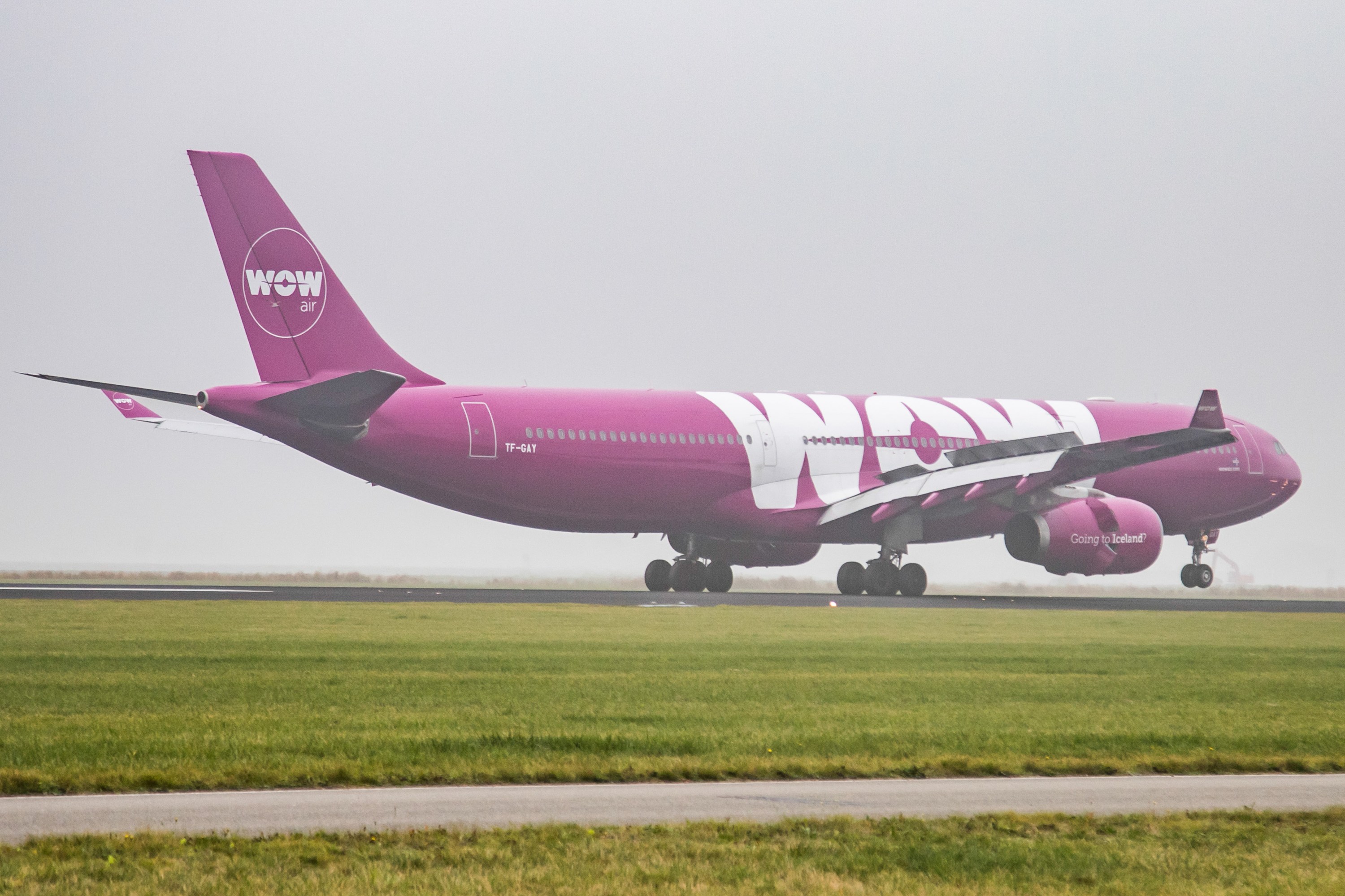 Wow Air Collapsed, Leaving Thousands of Passengers Stranded - InsideHook