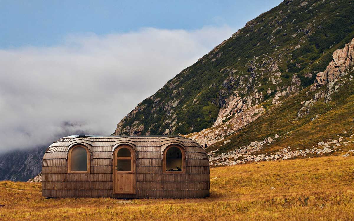 Iglucraft Makes Beautiful Wood-Paneled Saunas - InsideHook