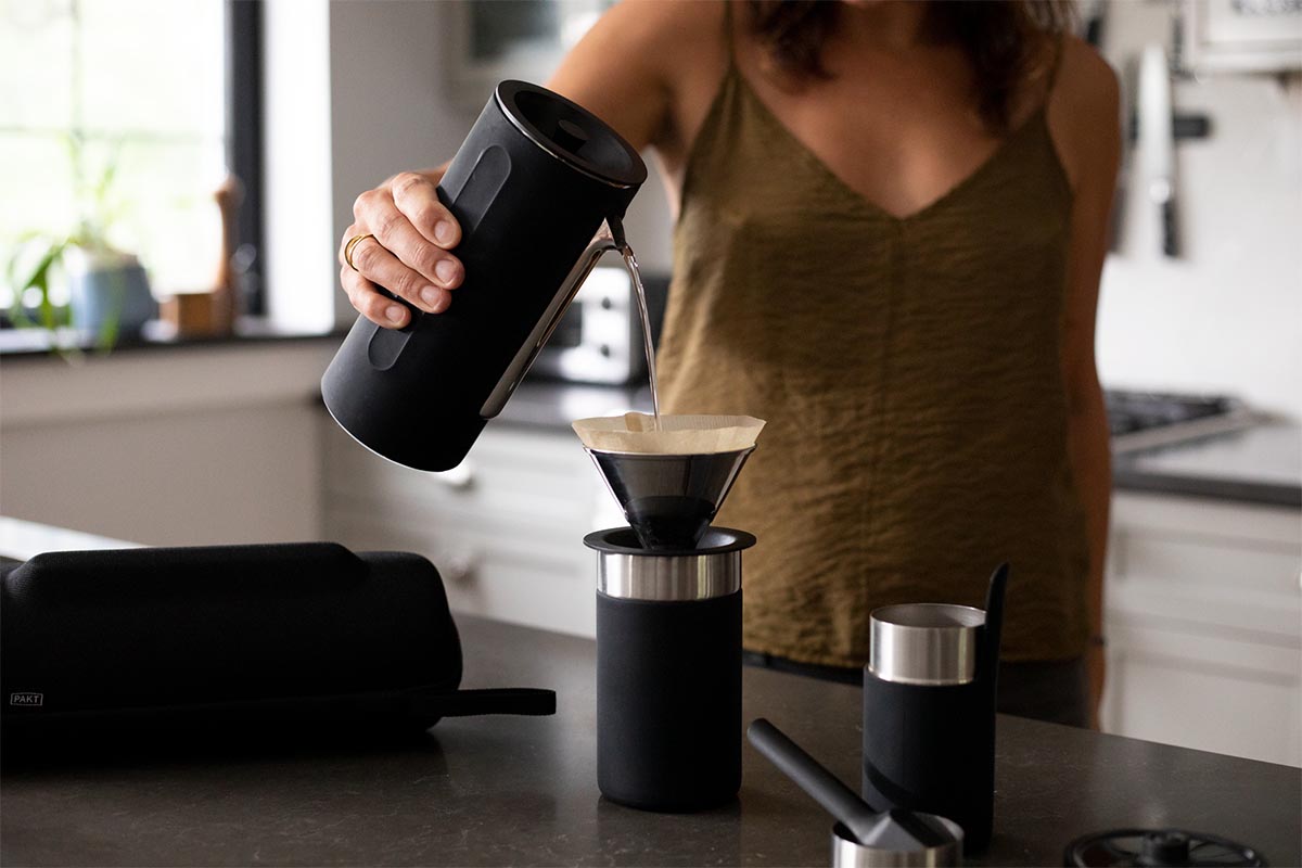 This Travel Coffee Kit Helps You Enjoy Barista-Level Java on the Road ...