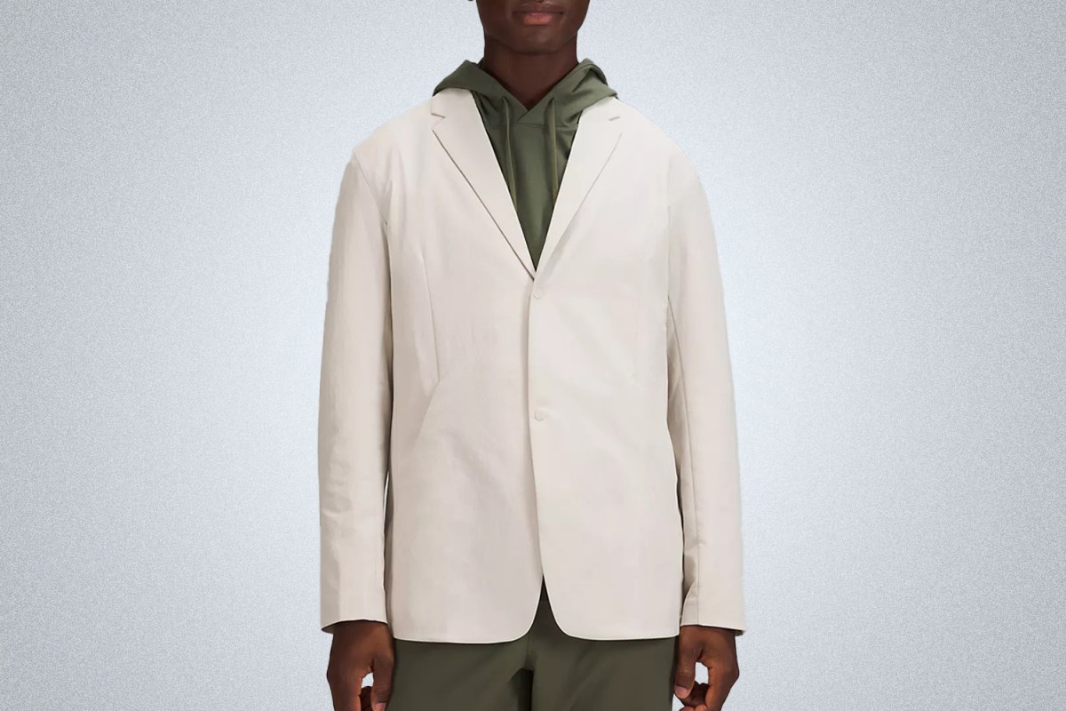 The Best Wrinkle-Resistant Travel Blazers for Men - InsideHook