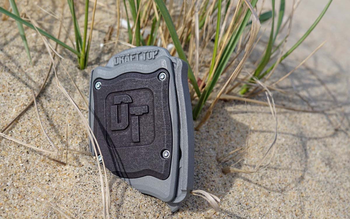 The Draft Top Turns Your Everyday Cans Into Drinking Glasses - InsideHook