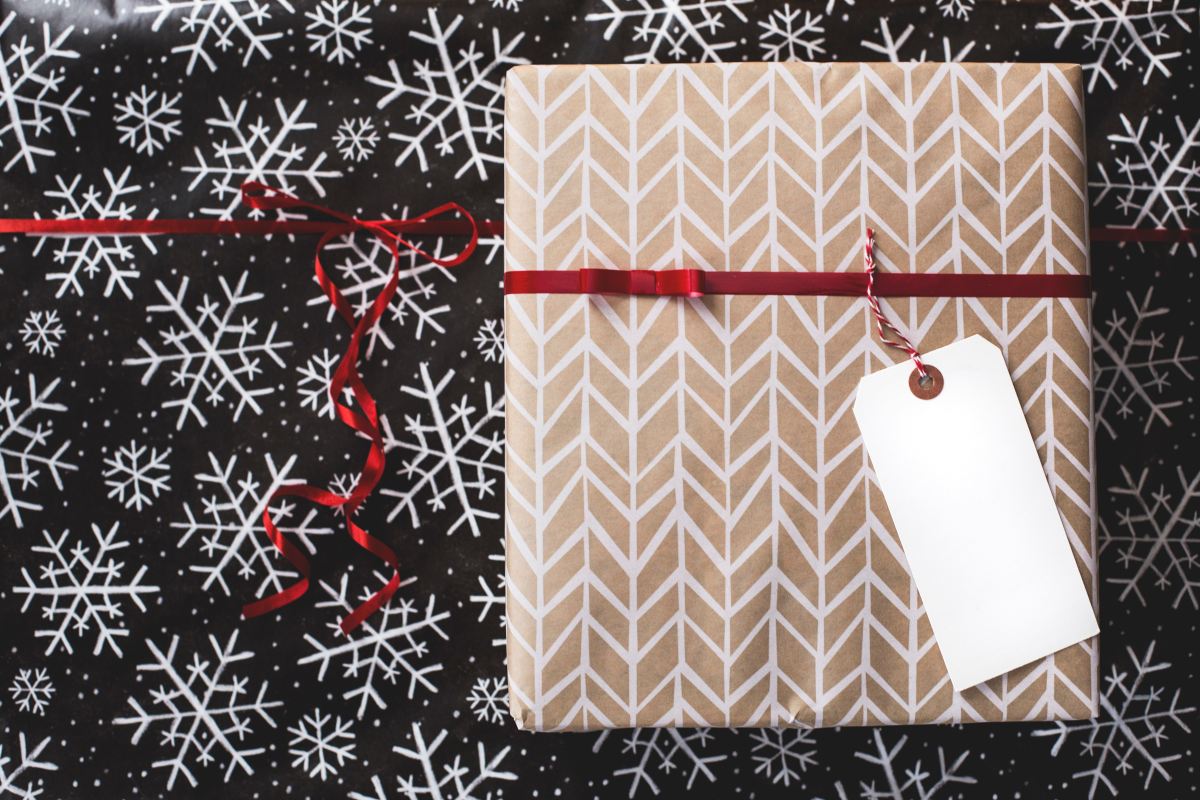 This Easy Gift-Wrapping Hack Is Actually So Simple - InsideHook
