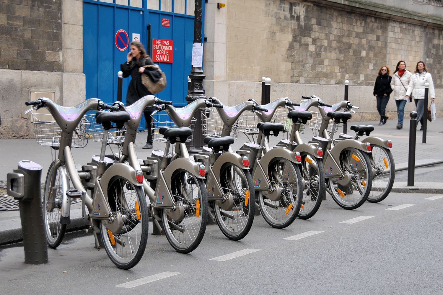 Paris's Bold Cycling Plan Offers Lessons for USA - InsideHook