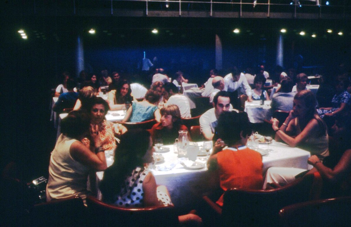 Why Loud Restaurants Might Be Good for You - InsideHook