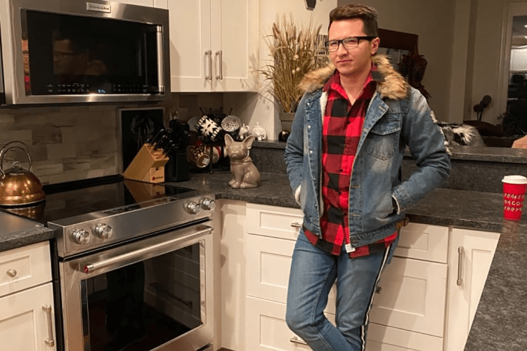 Who Is Tinder Alex With the Granite Counter Kitchen Photos? - InsideHook
