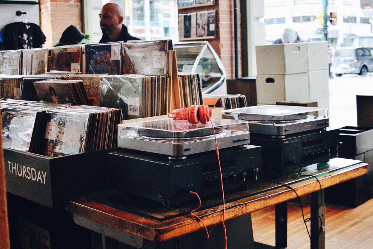 Vinyl Records Outsell CDs for the First Time Since the '80s - InsideHook