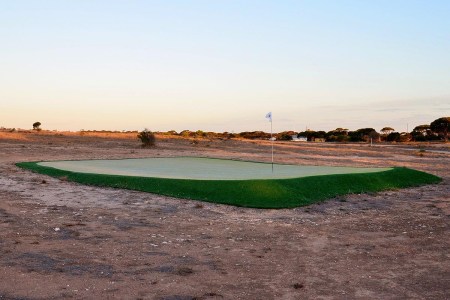 This Is the Longest Golf Course in the World: Nullarbor Links - InsideHook