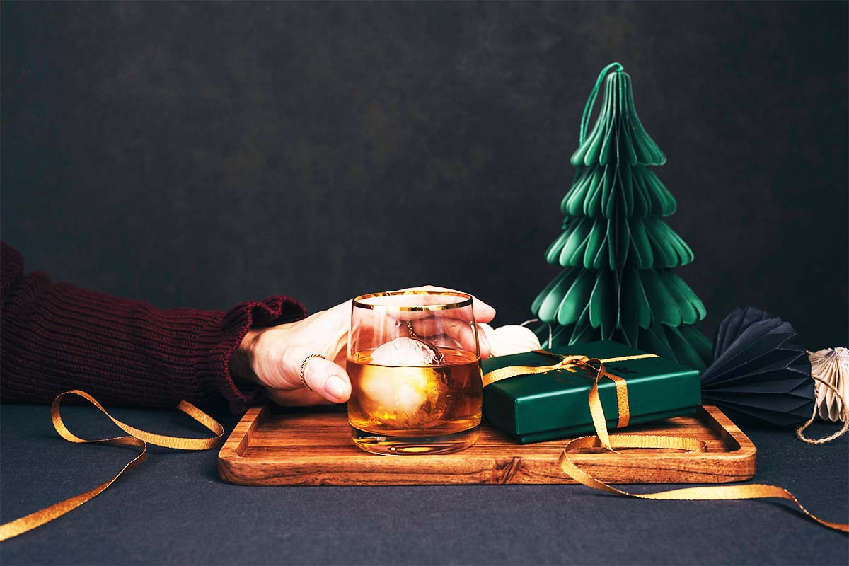 How to Navigate the Rules for Shipping Booze This Holiday Season ...