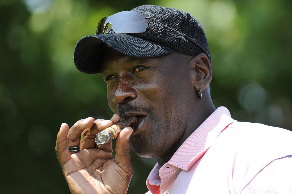 Michael Jordan’s Grove XXIII Golf Club Uses Drones to Deliver Drinks ...