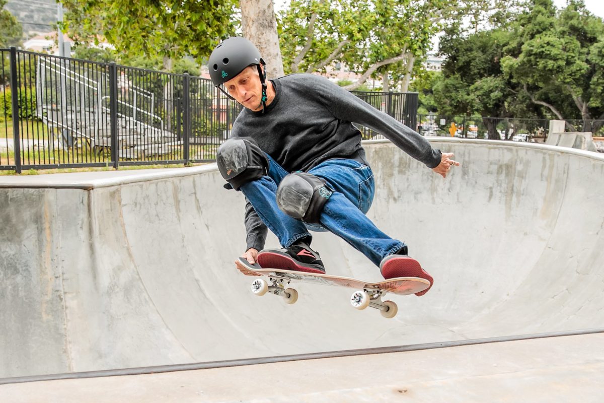 Watch 52-Year-Old Tony Hawk Stomp a 720 for First Time in Years ...