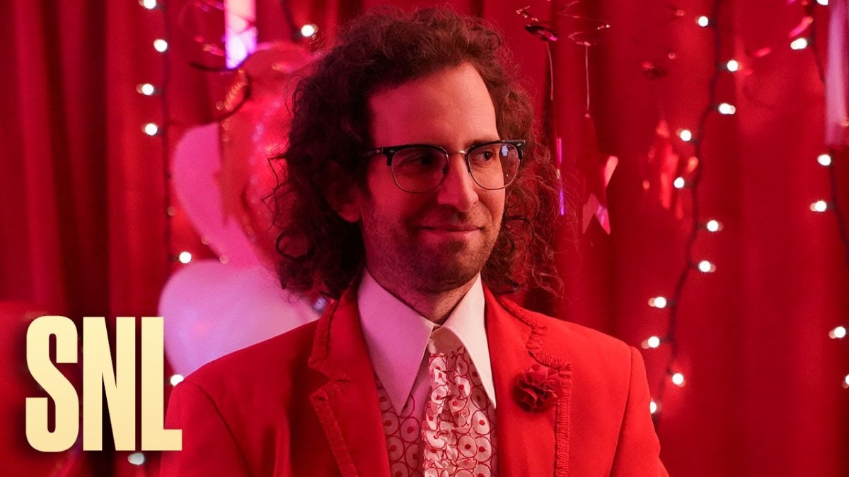 Watch "SNL" Explore Friendship During the Pandemic - InsideHook