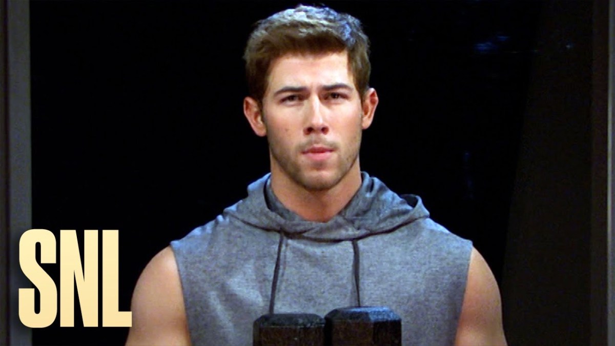 This Week's "SNL" Tells the Story of a Cursed Workout Mirror - InsideHook