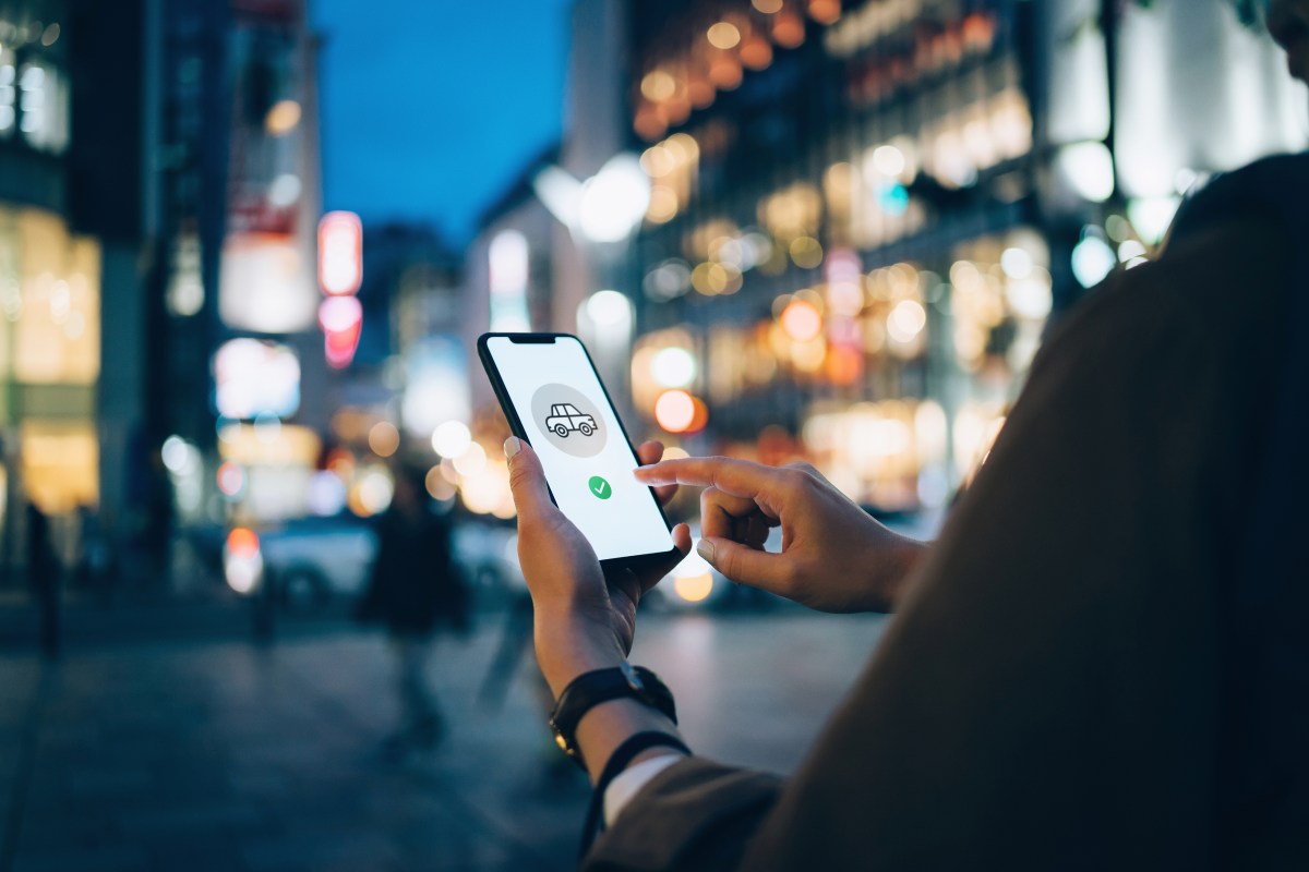 Tinder Wants You to Call Your Date a Lyft. It's Actually a Good Idea ...