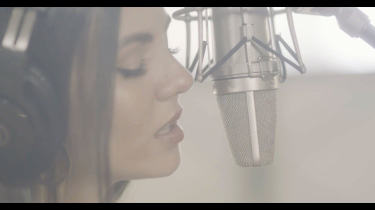 Victoria Justice Covers Billy Paul’s "Everybody’s Breaking Up" - InsideHook