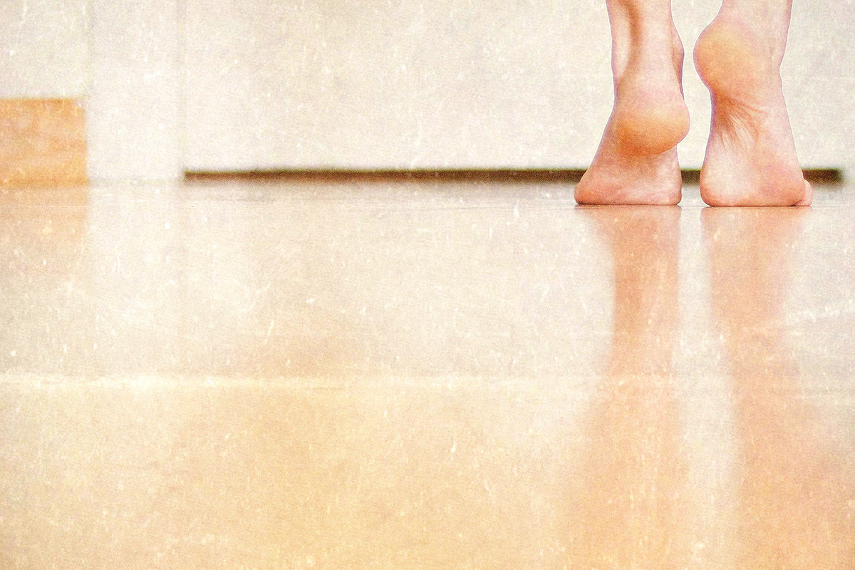 How Walking on Your Toes Will Strengthen Your Calves - InsideHook