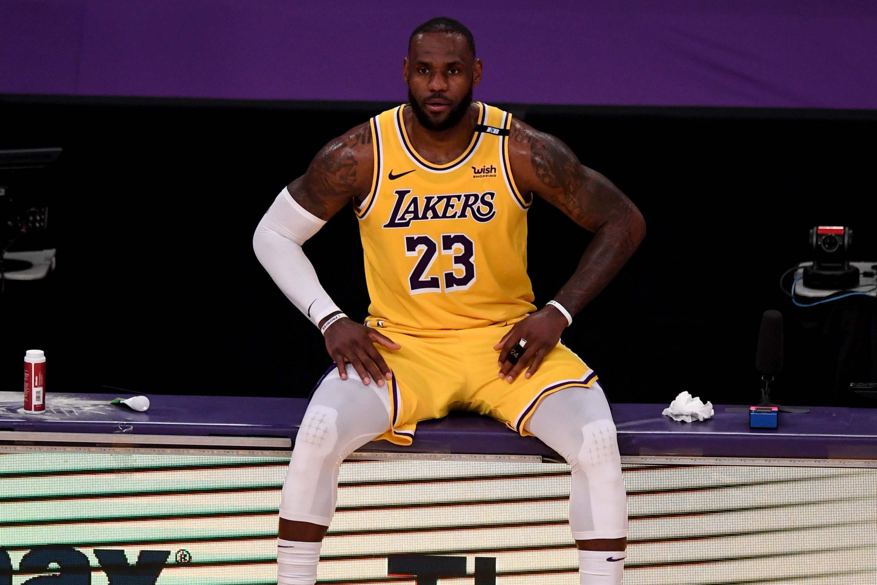 LeBron James Sore Loser for Not Shaking Hands With Suns After Loss ...