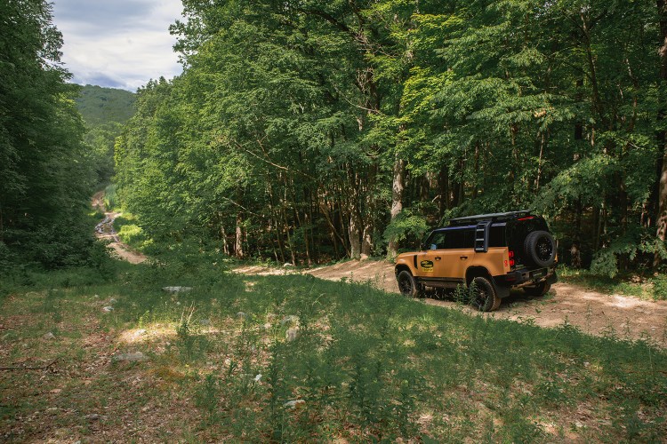 Defender Trophy Edition Includes an Off-Road Competition - InsideHook