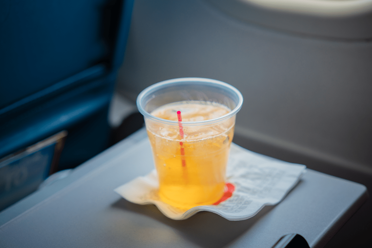 United Is Choosing a Very Weird Time to Reinstate Alcohol on Flights ...