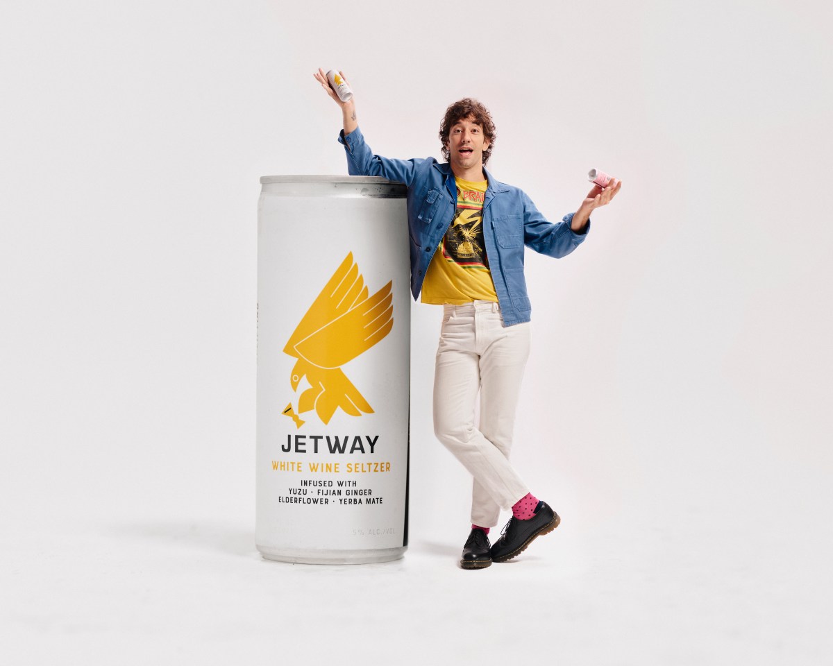 Albert Hammond Jr. Launches Jetway, A New Wine Seltzer - InsideHook