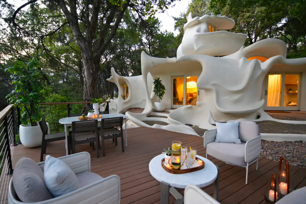 9 Movie Themed Airbnbs to Help You Recreate Holiday Movies - InsideHook