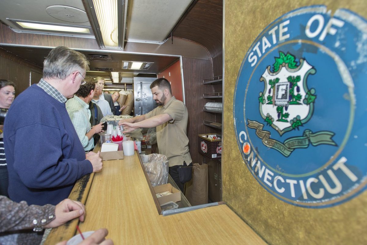 Remembering a Tiki-Themed Metro North Bar Car - InsideHook