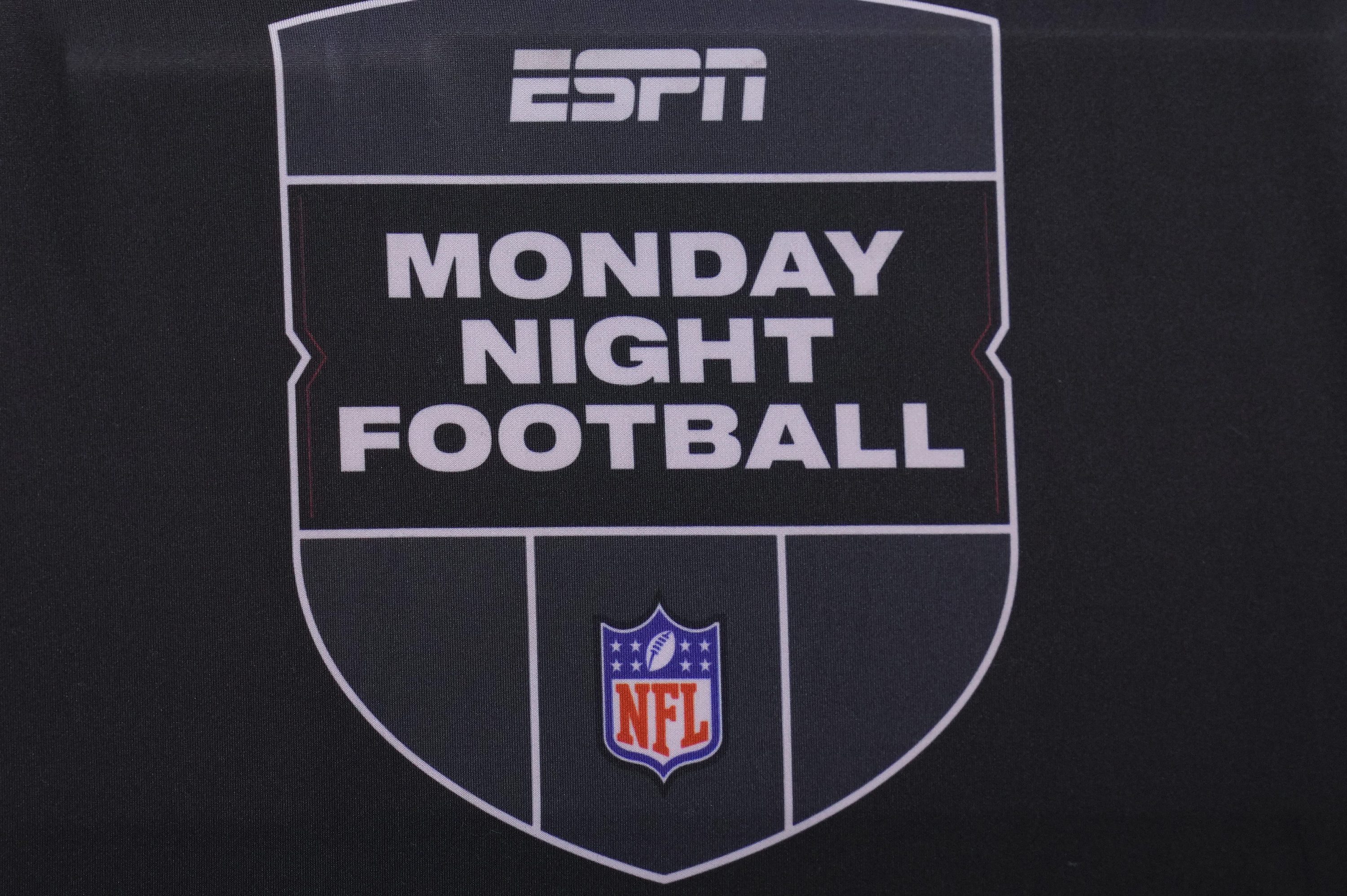 ESPN Making $50M Bet on Aikman, Buck and Mannings to Revive "MNF ...