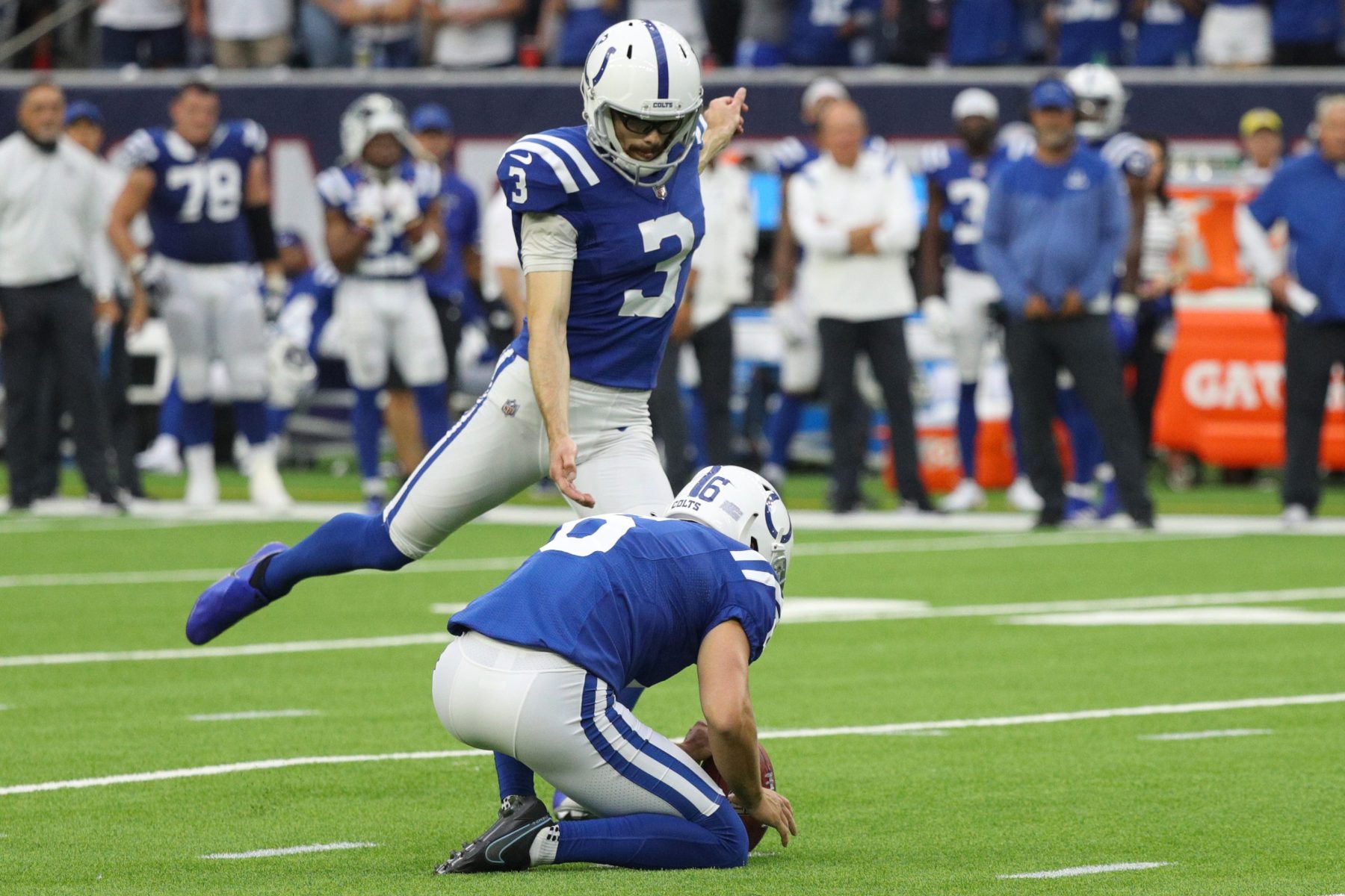 NFL Kickers Had a Terrible Sunday, Missing Field Goals and Extra Points ...