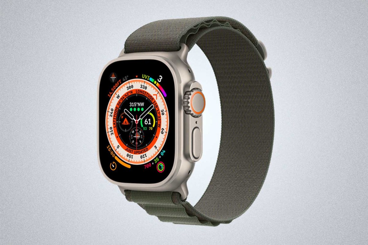 10 Best Travel Watches List, Curated For Every Budget - InsideHook