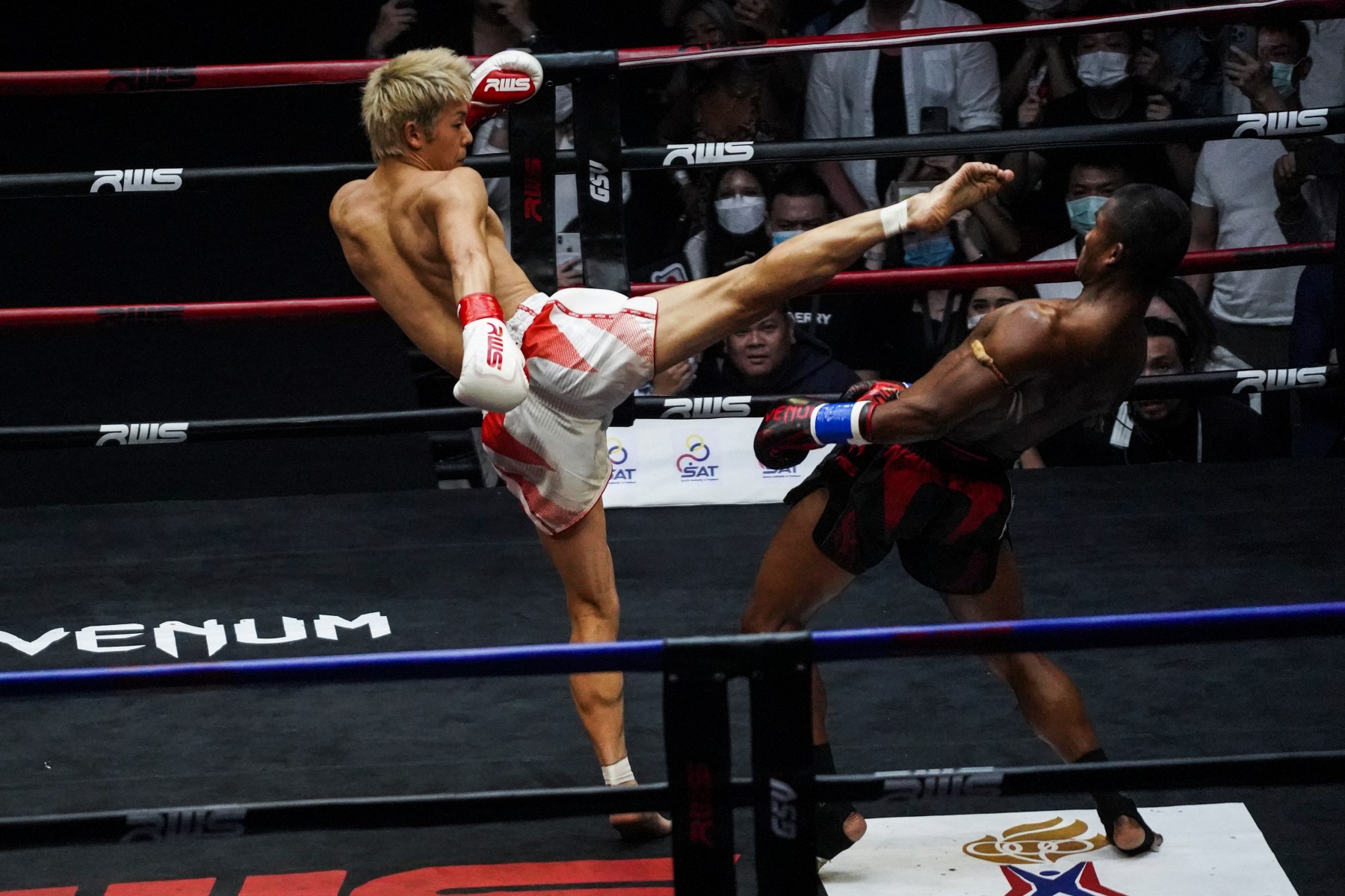 How to Get Started With Muay Thai, According to Experts - InsideHook