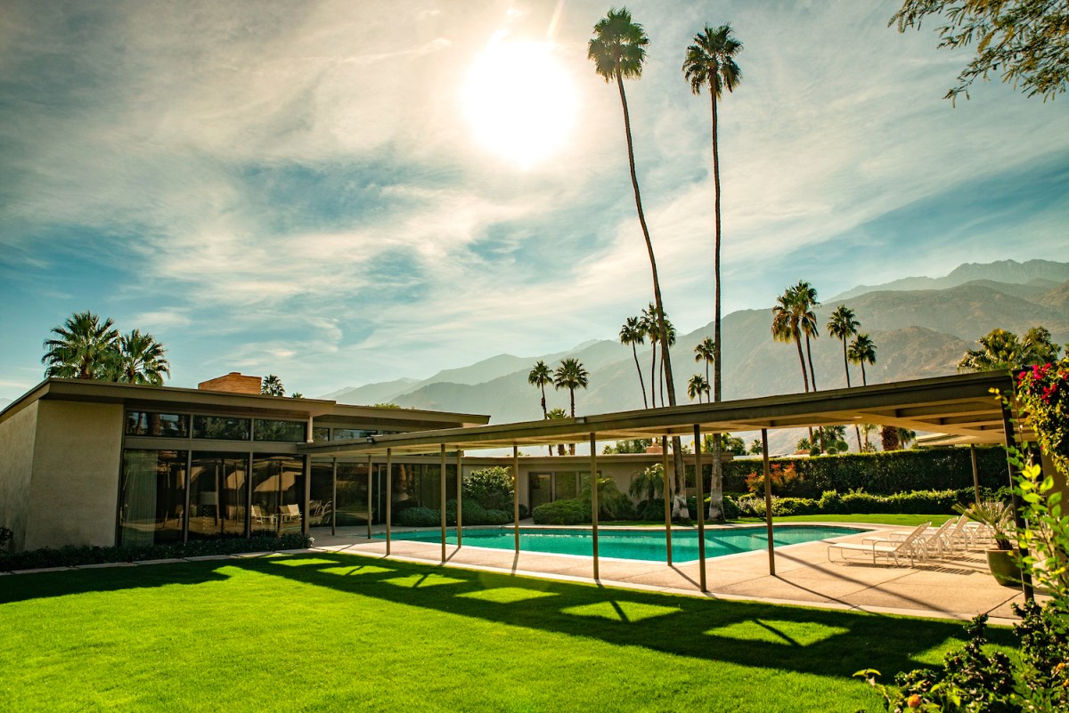 Here’s How to Rent Some Celebrities’ Secret Palm Springs Houses ...