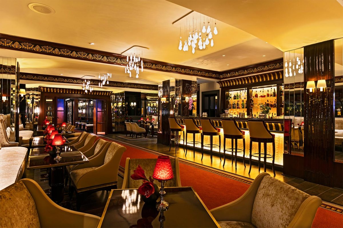 The Best Bars in Cannes, According to the City’s Top Bartender - InsideHook
