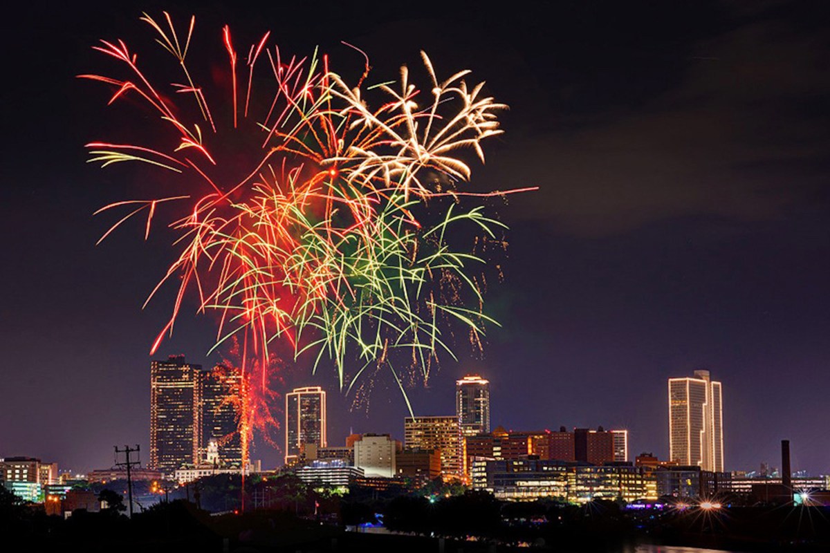 The 8 Best Fireworks Shows in Texas - InsideHook