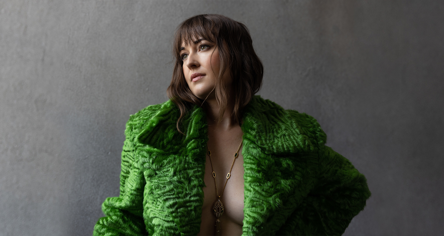 Jess Williamson's "Time Ain't Accidental" Is a Triumph - InsideHook