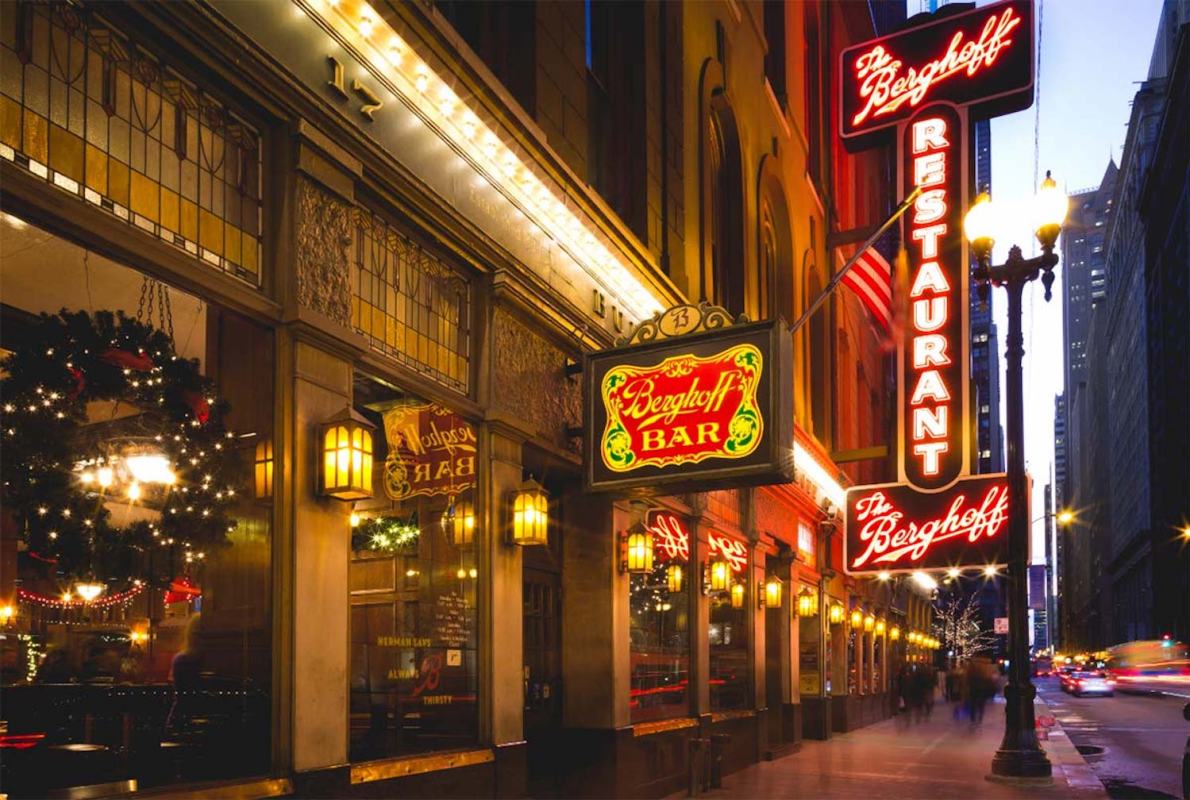 Chicago’s Best Historic Bars - InsideHook