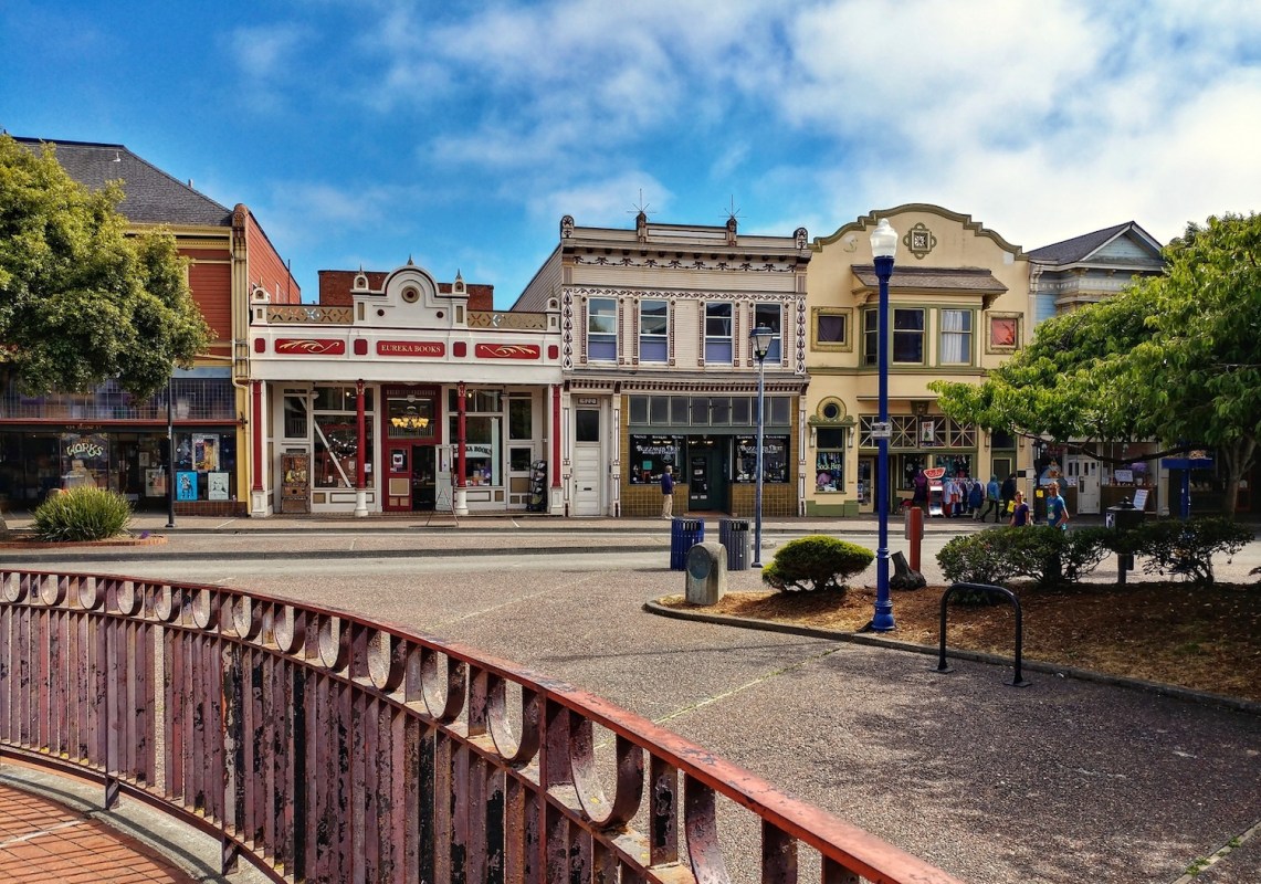 A Weekend in Eureka Means Happy-Hour Oysters and Redwoods - InsideHook