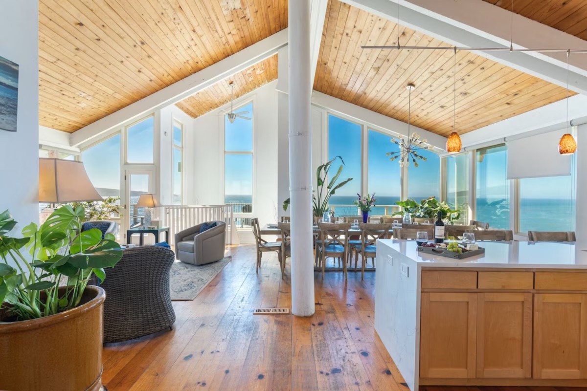 14 Extraordinary Beachfront Rentals in Northern California - InsideHook