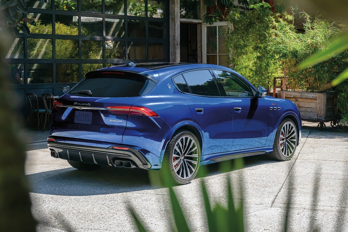 Review: Maserati Grecale Trofeo Aims to Steal Crossover Crown - InsideHook