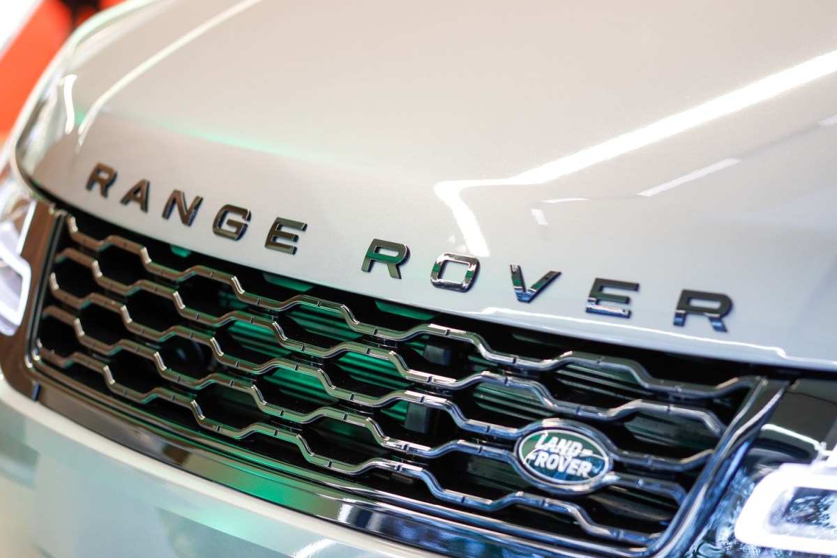 Theft Reports Are Driving Range Rover Prices Down - InsideHook