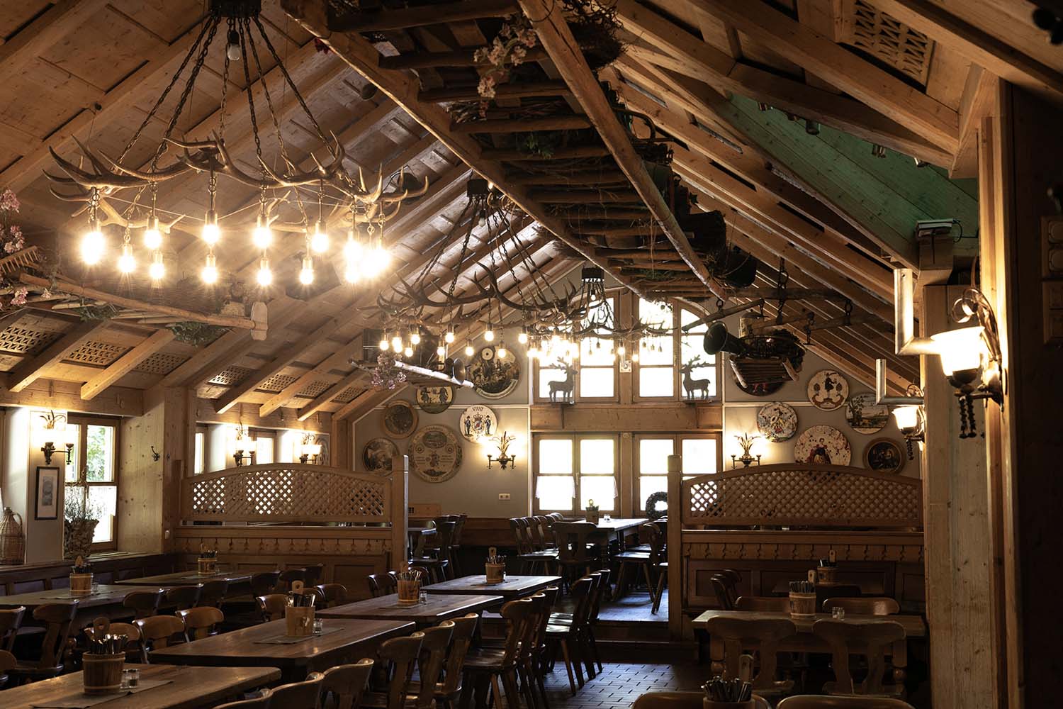 The Ultimate Guide to Munich’s Breweries and Beer Halls - InsideHook