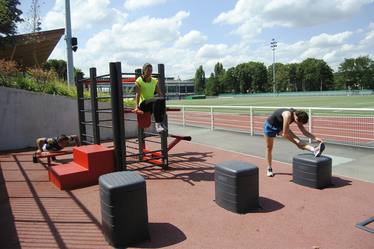 How to Use Outdoor Fitness Parks in Your Wellness Routine - InsideHook