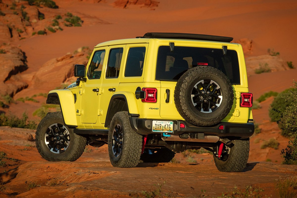 Jeep Wrangler 4xe Review: The Improbable King of Plug-In Hybrids ...
