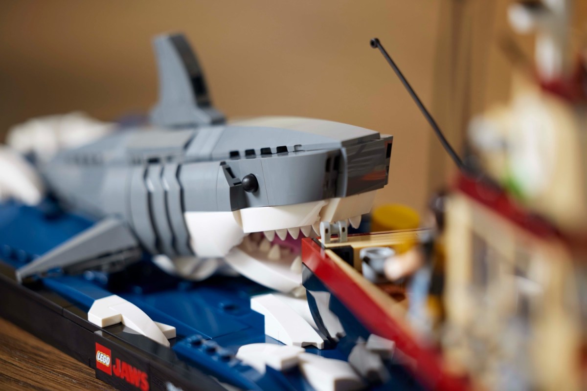 The Movie "Jaws" Now Exists in Lego Form - InsideHook