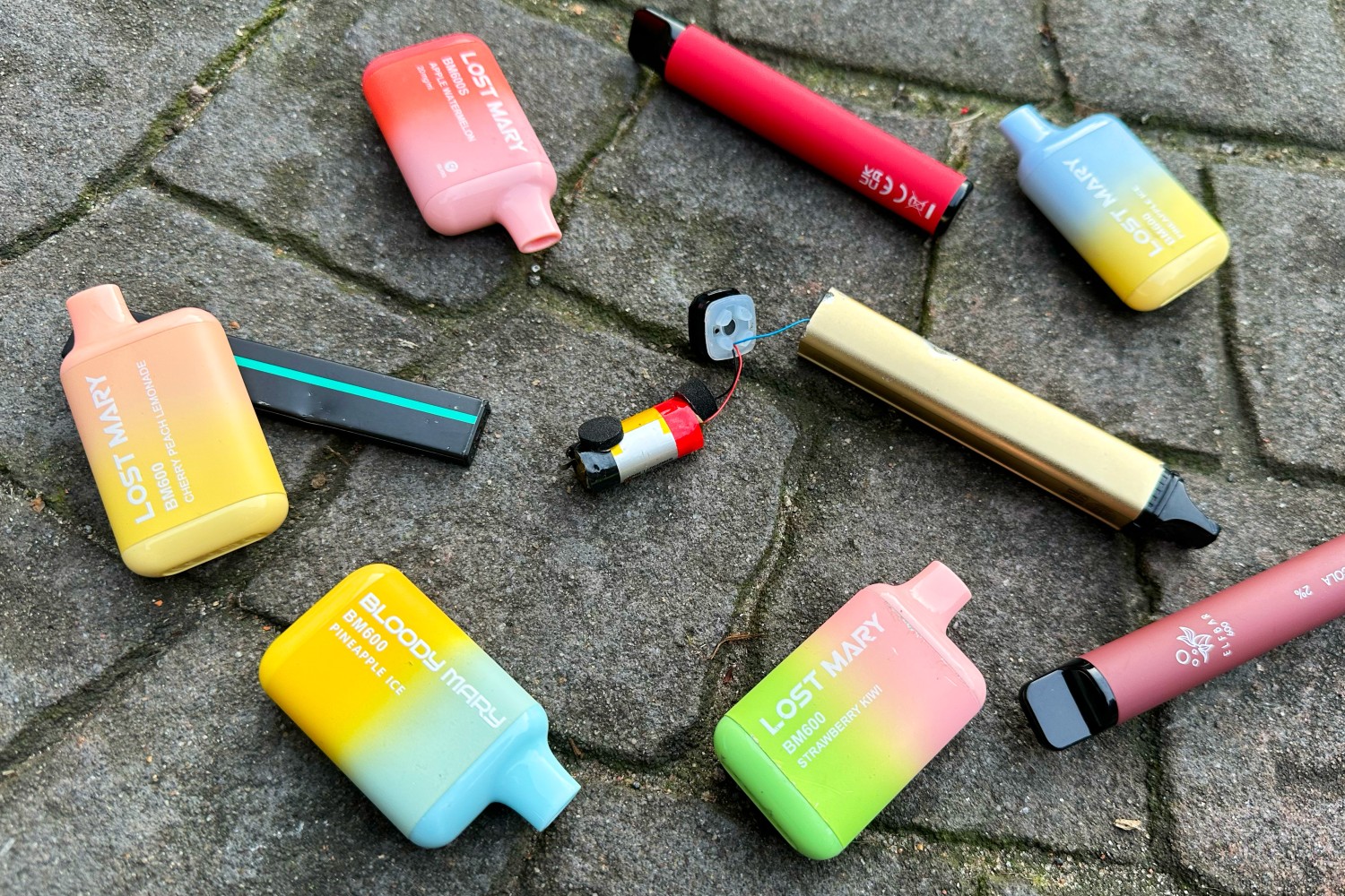 Young Vapers and Smokers Performed Similarly in New Study - InsideHook