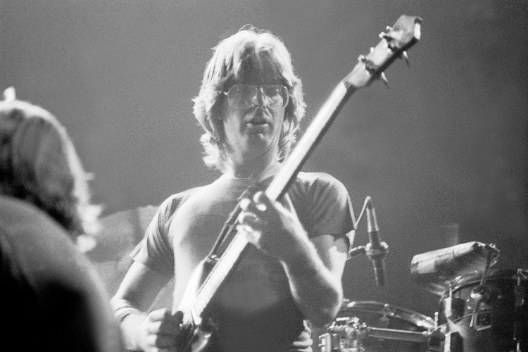 Phil Lesh, Grateful Dead Co-Founder, Dead at 84 - InsideHook