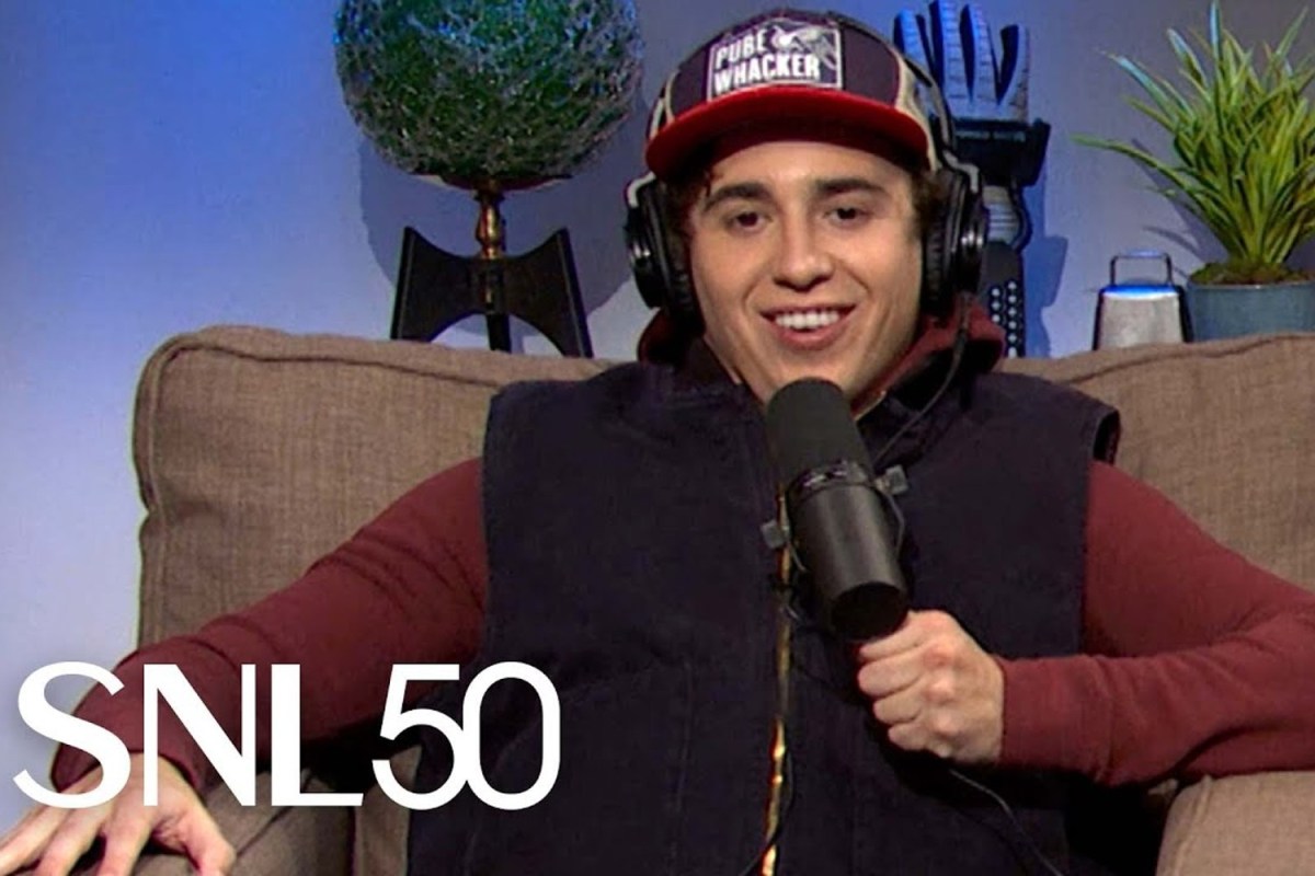 Charli XCX and "SNL" Took on Bro Podcasts This Week - InsideHook