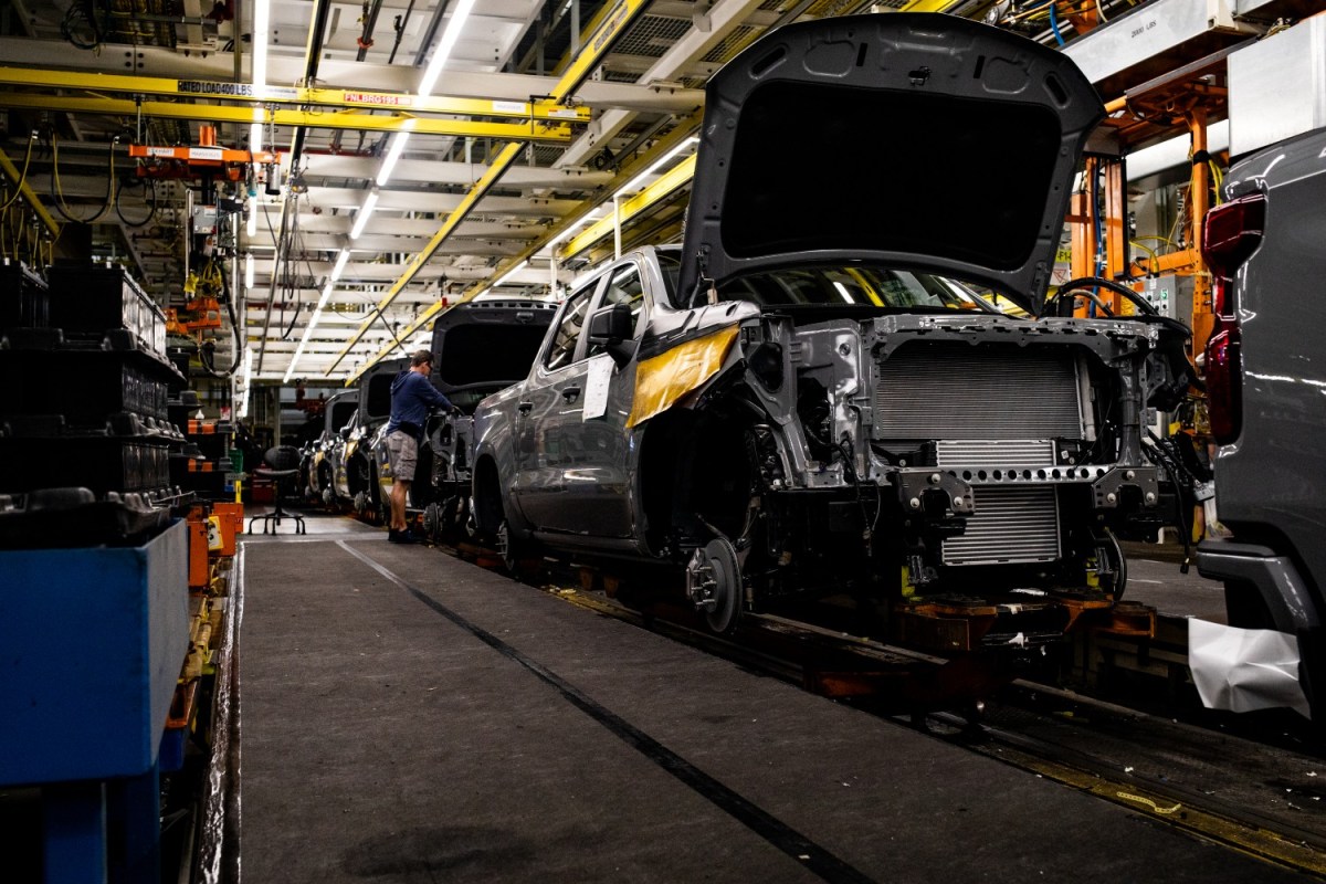 GM Issues Recall for Over 100,000 Heavy Duty Pickups - InsideHook